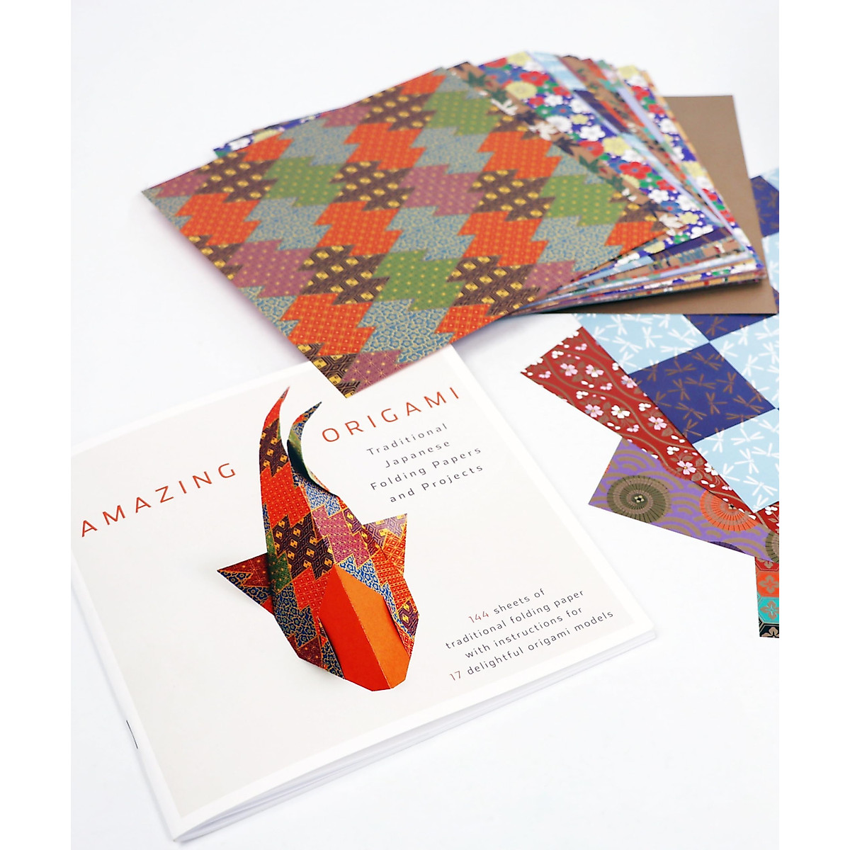 Amazing Origami Kit: Traditional Japanese Folding Papers and Projects [144 Origami Papers with Book, 17 Projects]
