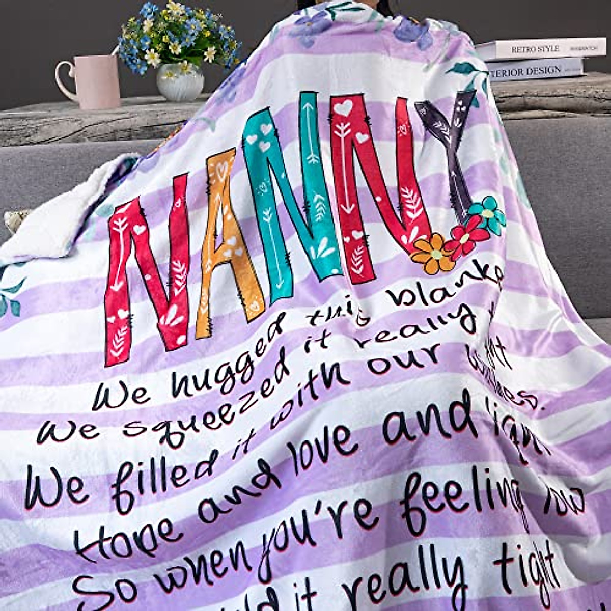 NAZENTI Luxury Super Soft Sherpa Fleece Blanket 50x60, Nanny Loves Me Blanket, Nanny Blanket, Nanny Gifts from Grandchildren, Blanket Nanny Gifts for Birthday, Christmas Blanket for Nanny Gifts