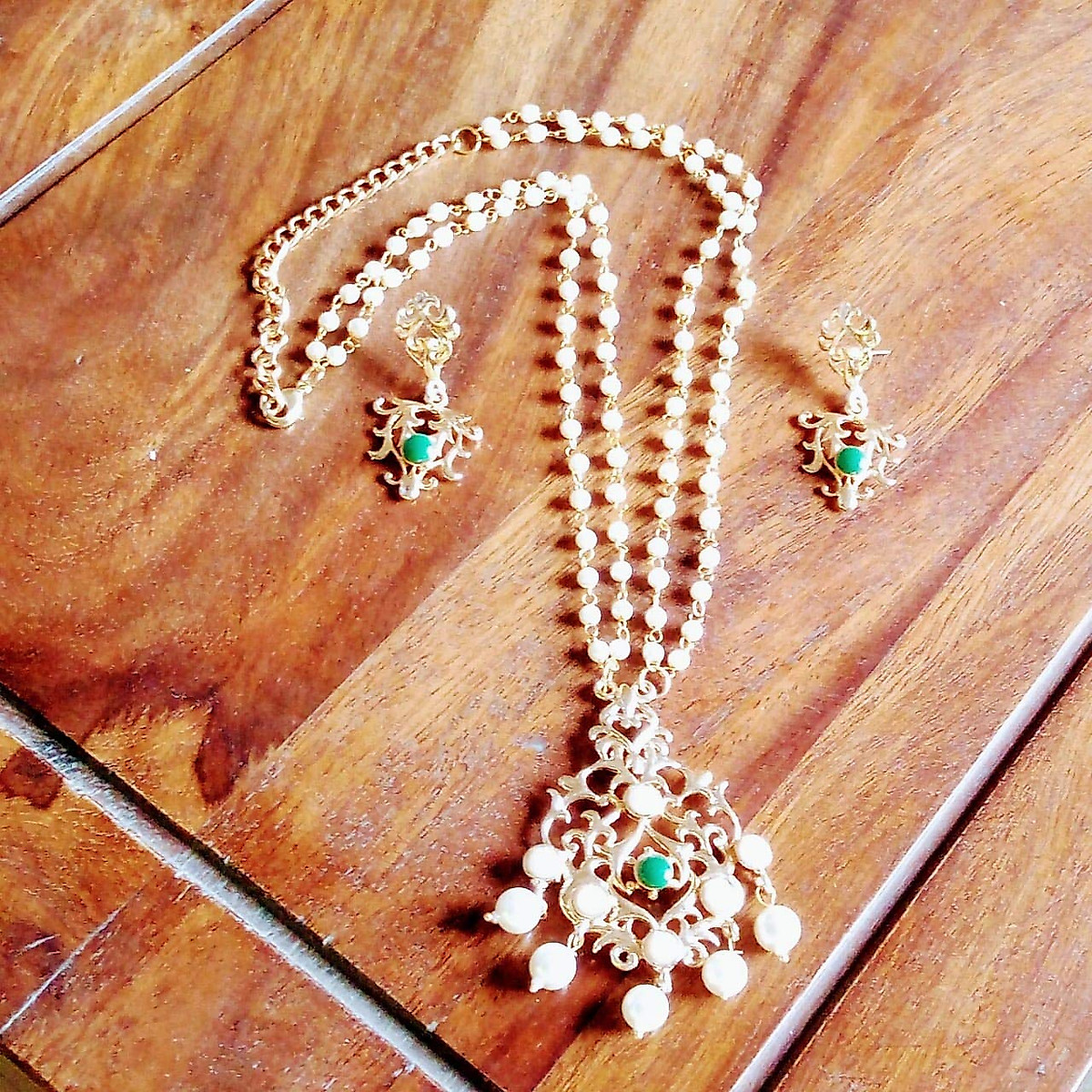 Touchstone NEW Contemporary Kundan Collection Indian Bollywood Sober and Classy Look Traditional Kundan Polki Faux Pearls Faux Emerald Long Designer Jewelry Pendant Set in Gold Tone for Women.