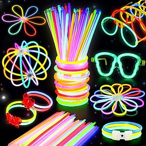 BUDI 467Pcs Glow Sticks Party Favors for Kids Adults 200 GlowStick Bulk 8 Colors 8 Inch & 267 Connectors for Glow Necklace Bracelets Glasses and More Glow in the Dark Party Favors Light Up Toys