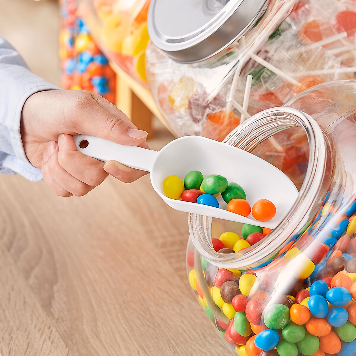 Maryland White Sovereign Plastic Ice Scoop (1 Pc.) - Premium Plastic Scoop, Perfect Serveware For Ice Cream, Popcorn & Snacks