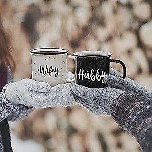 MAINEVENT Wifey Hubby Mugs Set of 2 Coffee Mug, Bride Groom Mug Set Wedding Gift to Give, Couples Coffee Mug Set Quote, Newlywed Coffee Mugs Gift Set, Mr Mrs Mugs for Married Couple