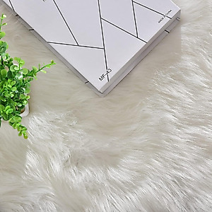 LOULANJX Soft Faux Fur Sheepskin Rug 5x8 Feet White Fluffy Area Rugs Indoor Plush Rugs for Living Room Bedroom Nursery Playroom Kids Room Home Decor