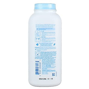 Johnson's Baby Powder with Naturally Derived Cornstarch Aloe & Vitamin E, Hypoallergenic, 9 oz (Pack of 3)