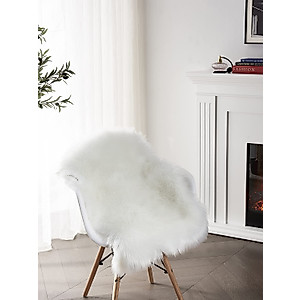 SERISSA Faux Sheepskin Fur Area Rug White Fur Chair Cover Seat Pad Small Fuzzy Rug for Bedroom Floor Sofa Living Room Decor 2x3 Feet