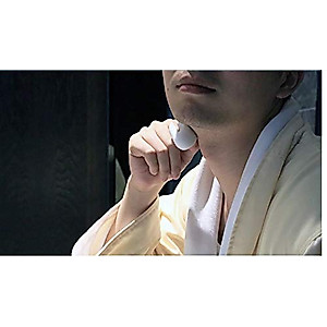 Sussex labels 2 in 1 Travel Men Razor with a silicone toothbrush cover (Black)