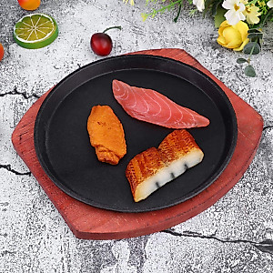 Sizzling Plate With Wooden Base: Cast Iron Steak Plate Metal Steak Serving Platters Teppanyaki Plate Use or Restaurant Supply(Grill Pan Size:19cm/7.4inch)