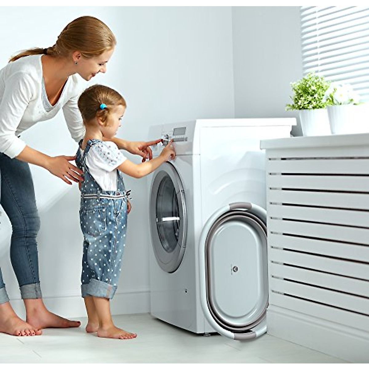 Vremi Collapsible Plastic Laundry Basket (grey)