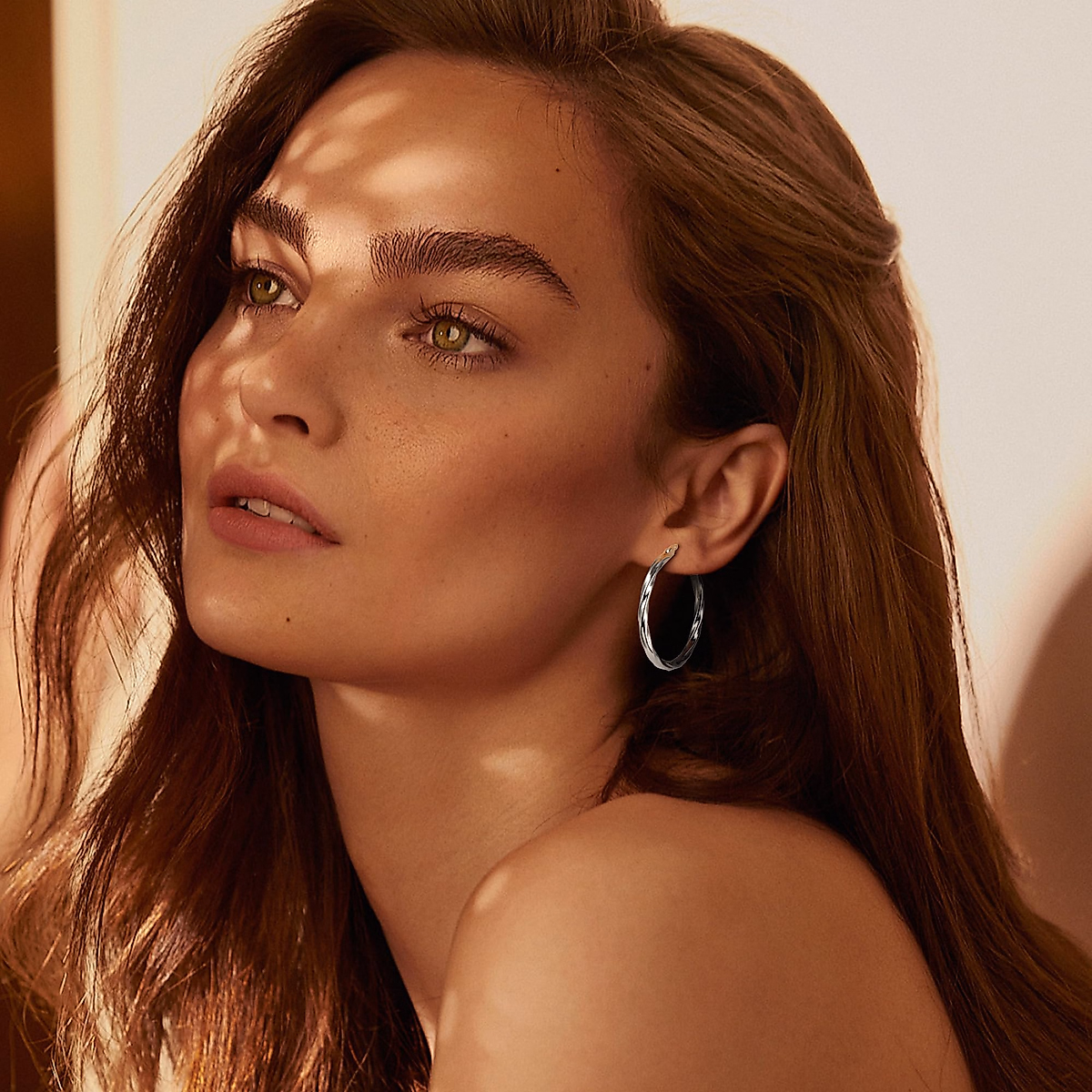 Milacolato 925 Sterling Silver Hoop Earrings for Women 18K White Gold Plated Twisted Hoop Earrings Hypoallergenic Lightweight Click-Top Big Hoop Earrings 25mm