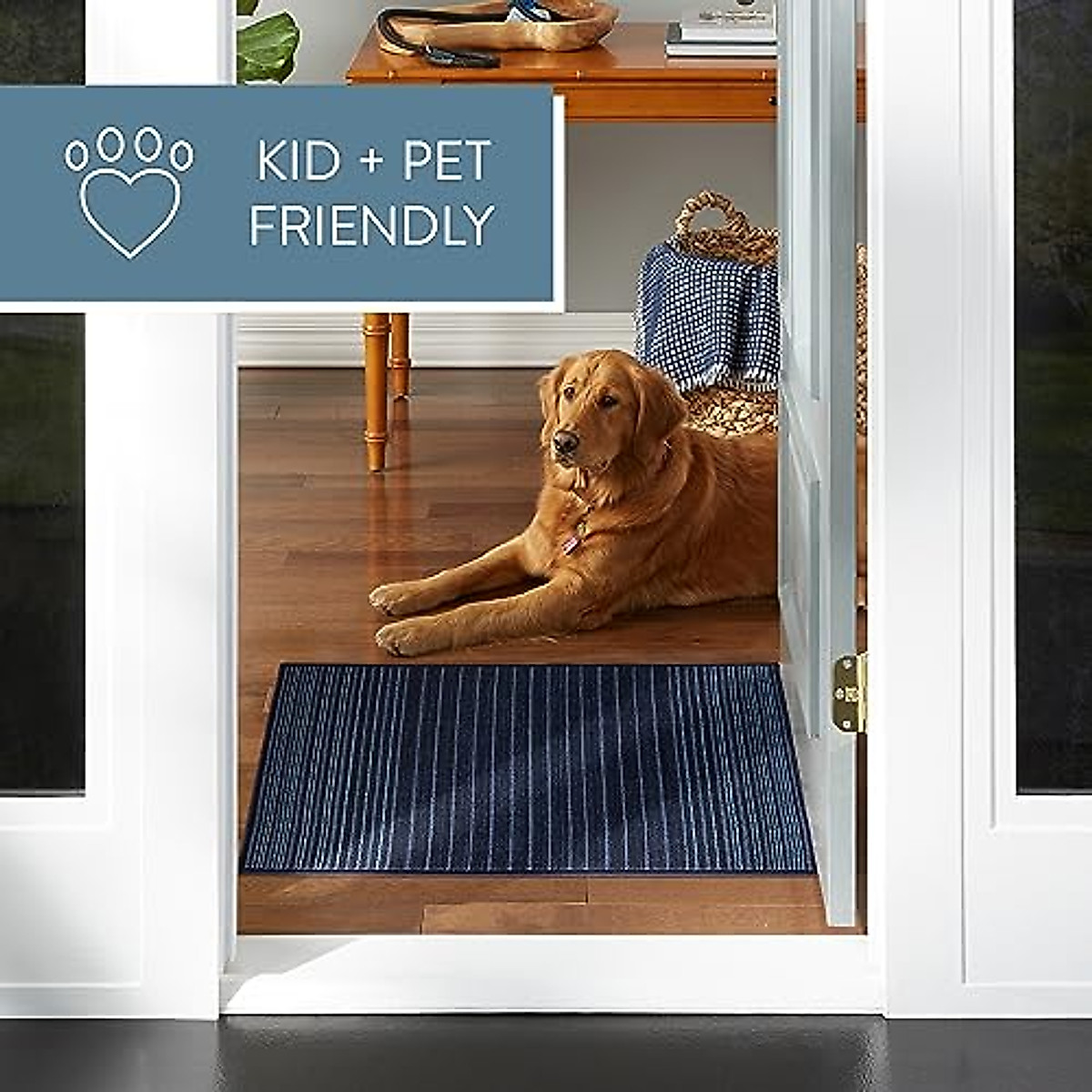 TOWN & COUNTRY BASICS Layne Modern Stripe Everwash™ Washable Area Rug with Non-Slip Backing, Pet Friendly Rug, Navy Blue/Blue, 20"x35"