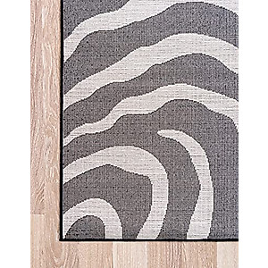 Unique Loom Wildlife Collection Animal Inspired with Zebra Design Area Rug, 5 x 8 ft, Black/Ivory