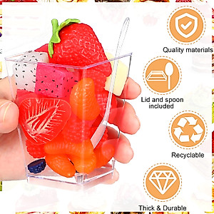 CHENGU 5 oz Clear Plastic Dessert Cups with Lids and Tasting Spoons Disposable Square Dessert Cups Plastic Mini Dessert Tumbler Appetizer Cups for Party Weddings Desserts Appetizers Mousse(125 Sets)