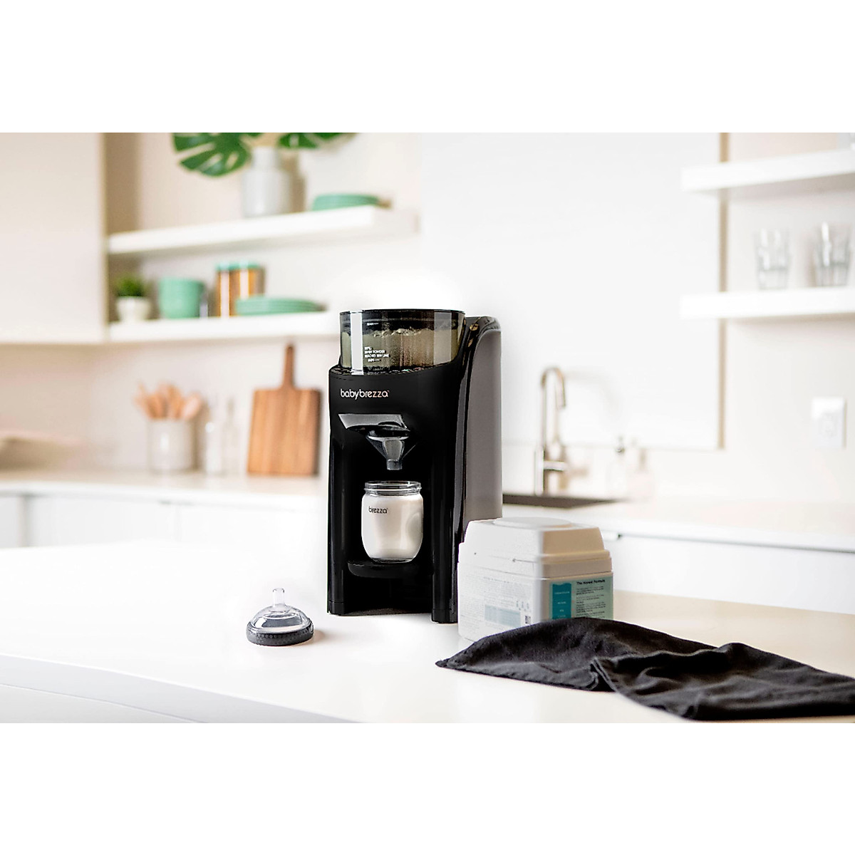 Baby Brezza Formula Pro Advanced WiFi Formula Dispenser Machine - Automatically Mix a Warm Formula Bottle Instantly - Easily Make Bottle with Automatic Powder Blending, Black