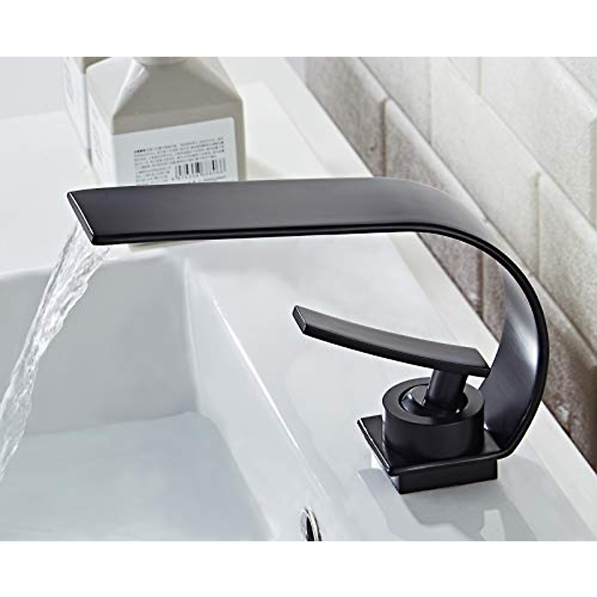 becola Matte Black Bathroom Faucet, Modern Single Hole Bathroom Faucet, Low Arc Brass Ceramic Valve Vanity Sink Faucet, Single Handle 1 Hole / 3 Holes Hot and Cold Water Mixer Tap - Matte Black