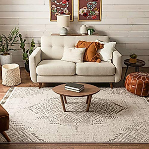 Well Woven Anita Beige Tribal Medallion (5'3" x 7'3") Area Rug
