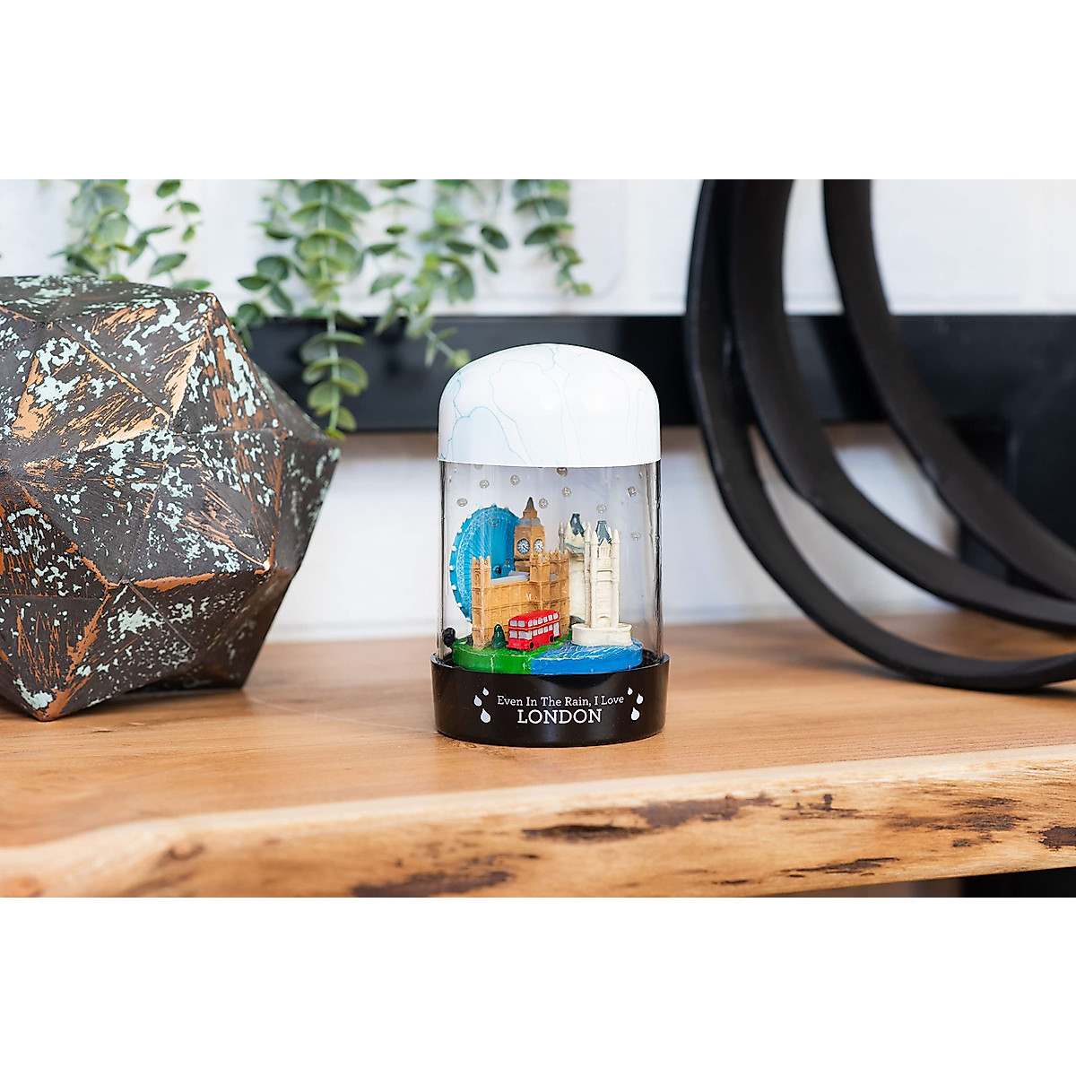 London RainGlobe: Even in The Rain, I Love London - The Globe That Rains!