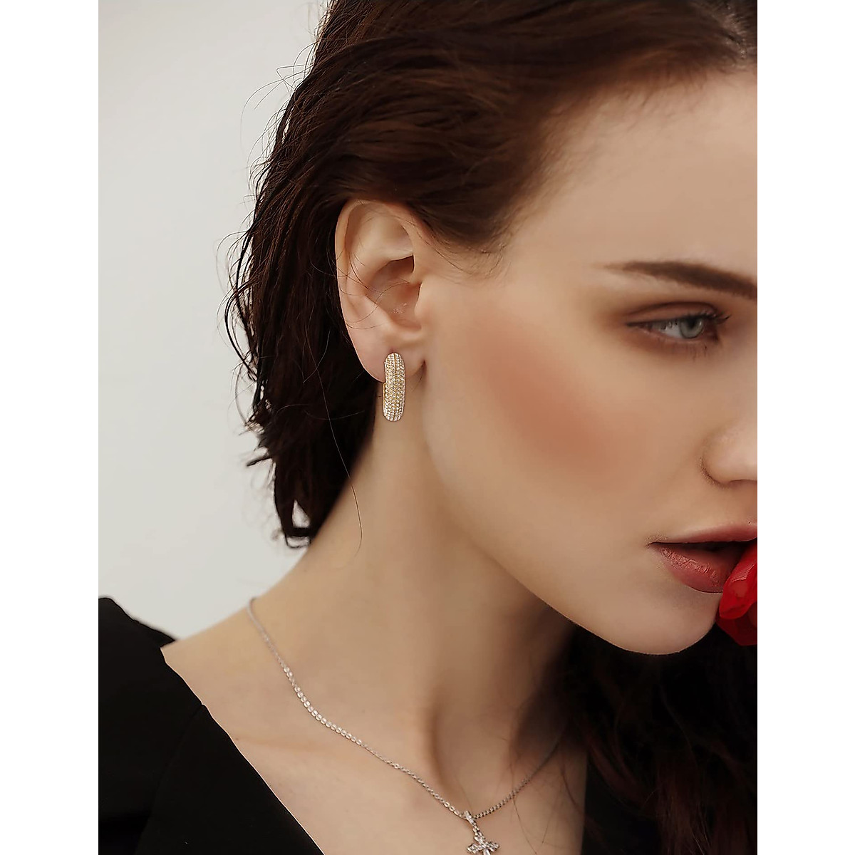 WOWORAMA Gold Open Hoop Earrings for Women Sparkly CZ Chunky Hoop Earrings Shiny Zircon C Shaped Hoop Earrings Crystal Round Hoops Dainty Minimalist Earrings Jewelry