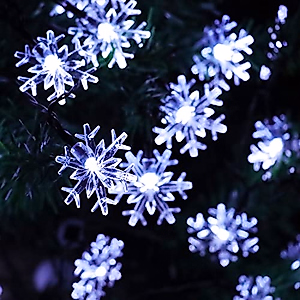 Ohwewant 30Ft 50LED Solar Christmas Lights Outdoor Waterproof, 8 Modes Solar Snowflake Lights Outdoor for Outdoor Christmas Decoration Wreath Garland Garden Yard Patio