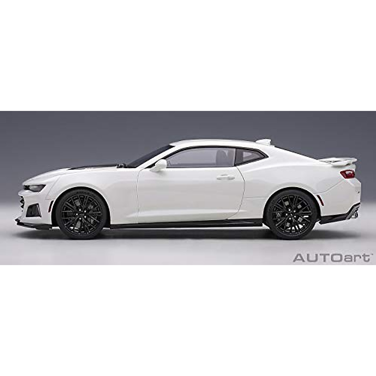 AUTOart 1/18 Model Car of Chevy Camaro ZL1 Summit White 71206