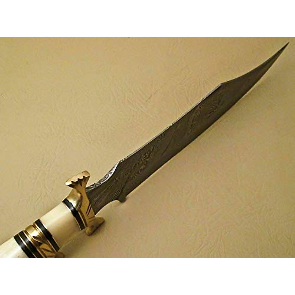 Custom Hand Made Forged Damascus Steel Hunting Bowie Knife Fixed Blade Leather Handle Camel Bone With Leather Sheath Full Tang 967