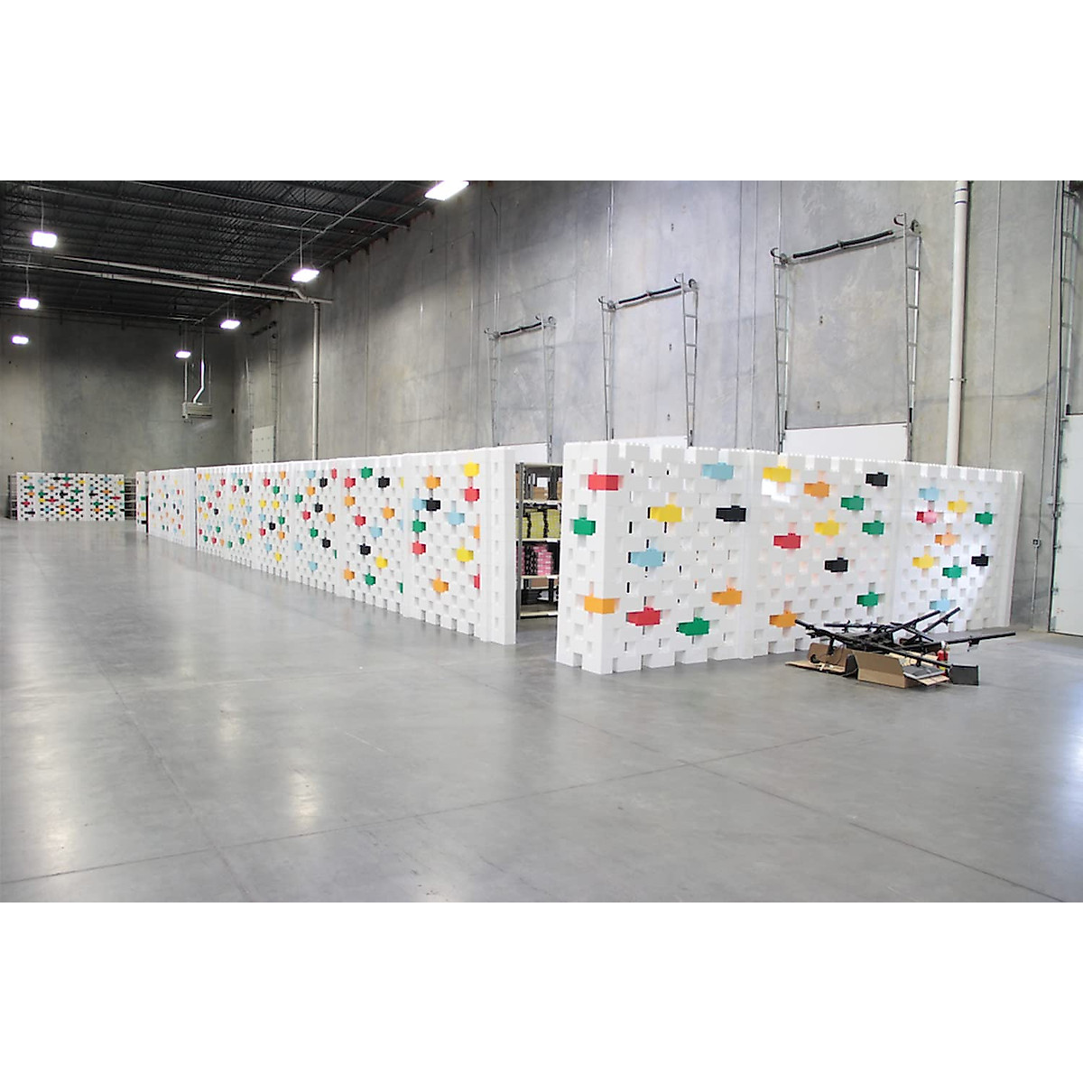 EverBlock 5' x 5' Wall Kit | Modular Building Blocks | Wall System for Building, Display & Structures | Room Divider & Partition | Easy to Connect & Reuse | Indoor & Outdoor Use | Black