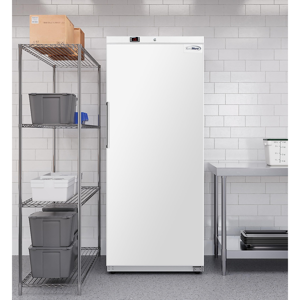 KoolMore KM-RIF-1D17C-WH 30 in. Commercial Auto-Defrost Reach-in Freezer, 21 Cu. Ft. ETL Listed in White