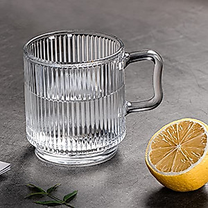 Leadiy Transparent Glass Coffee Mug with Lid, Clear Glass Coffee Cups, Classical Vertical Stripes Coffee Mugs for Latte Juice Tea 12.5 Ounces