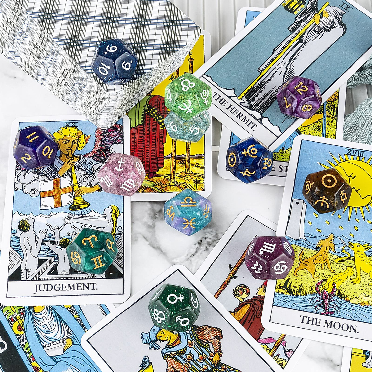 12 PCS Tarot Cards Dice D12 Astrological Dice Resin Pearl Constellation Sign 12-Sided Dice for Astro Divination Gaming Accessory