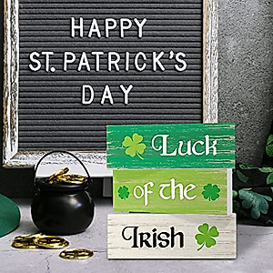 Whaline St. Patrick's Day Decor 3-layered Green Shamrock Wood Block St. Patricks Decorations Luck of the Irish Prints Wood Sign Tiered Tray Table Decorations for Home Living Room Mantle Dining Table, 3Pcs