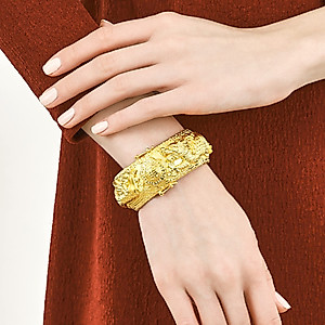 CHOW SANG SANG 999.9 24K Solid Gold Price-by-Weight 19.83g Gold Dragon & Phoenix Bangle for Women and Wedding Occasion 93254K | Size 7