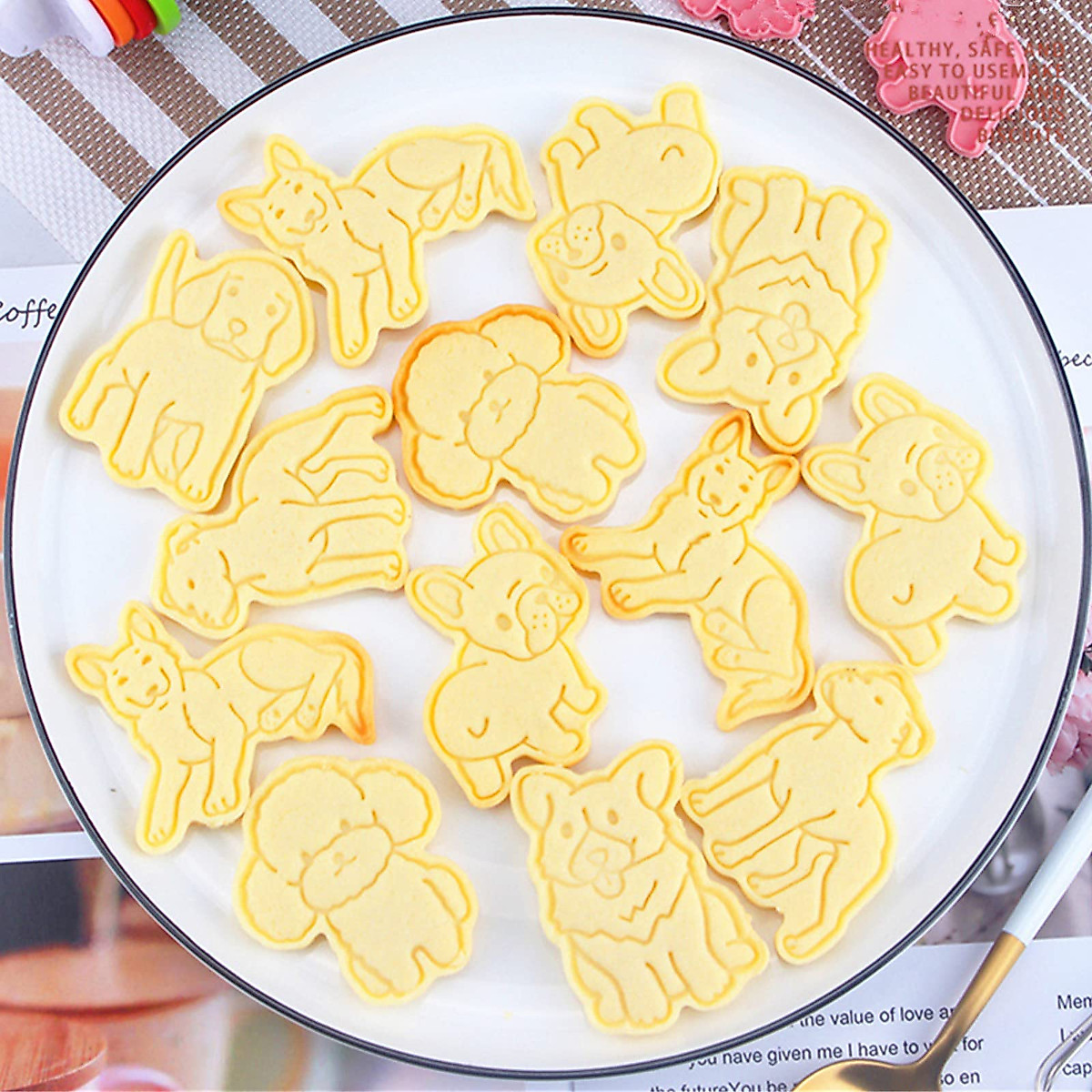 3D Dog Shaped Cookie Stamps Set, 6 pcs of Food Grade Plastic Doggy Stamping Cookie Cutters Fondant Stamper Set for Baking (Pink)