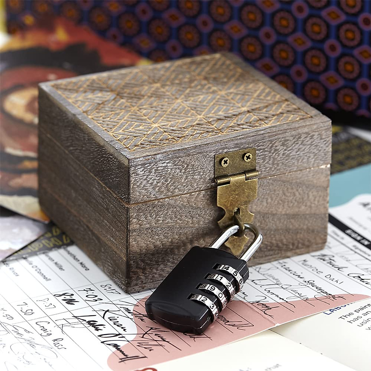 Hunt A Killer: Fine Art Foul Play - All-In-One Murder Mystery Box Game, Identify Who Within the Circle of the Deceased is The Killer, Review Fingerprints, Handwriting, Lab Reports, & Deductive Reason