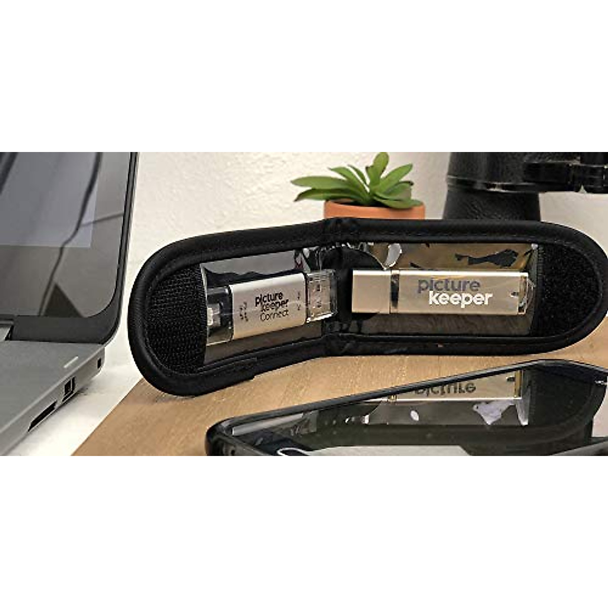 Picture Keeper USB Flash Drive Key Chain Holder with Anti-shock and Water-Resistant Material, 2-Drive Capacity, Easy Clip Key Chain (Black)