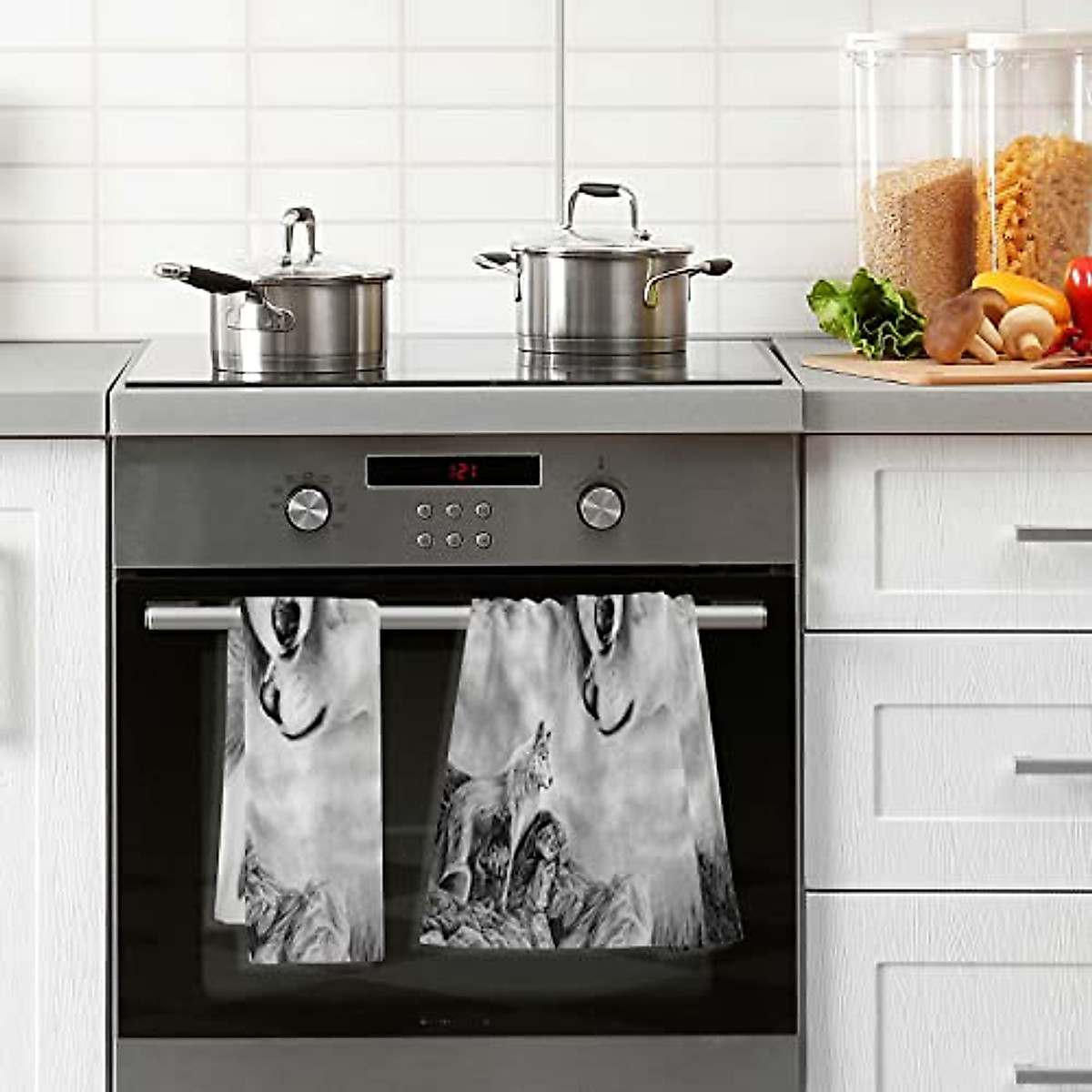 MAOBLYR Gray Wolf Set of 2 Fingertip Towel Larger Pure Cotton Soft Highly Absorbent Hand Towels for Bathroom Spa Home (16 x 28 Inches)