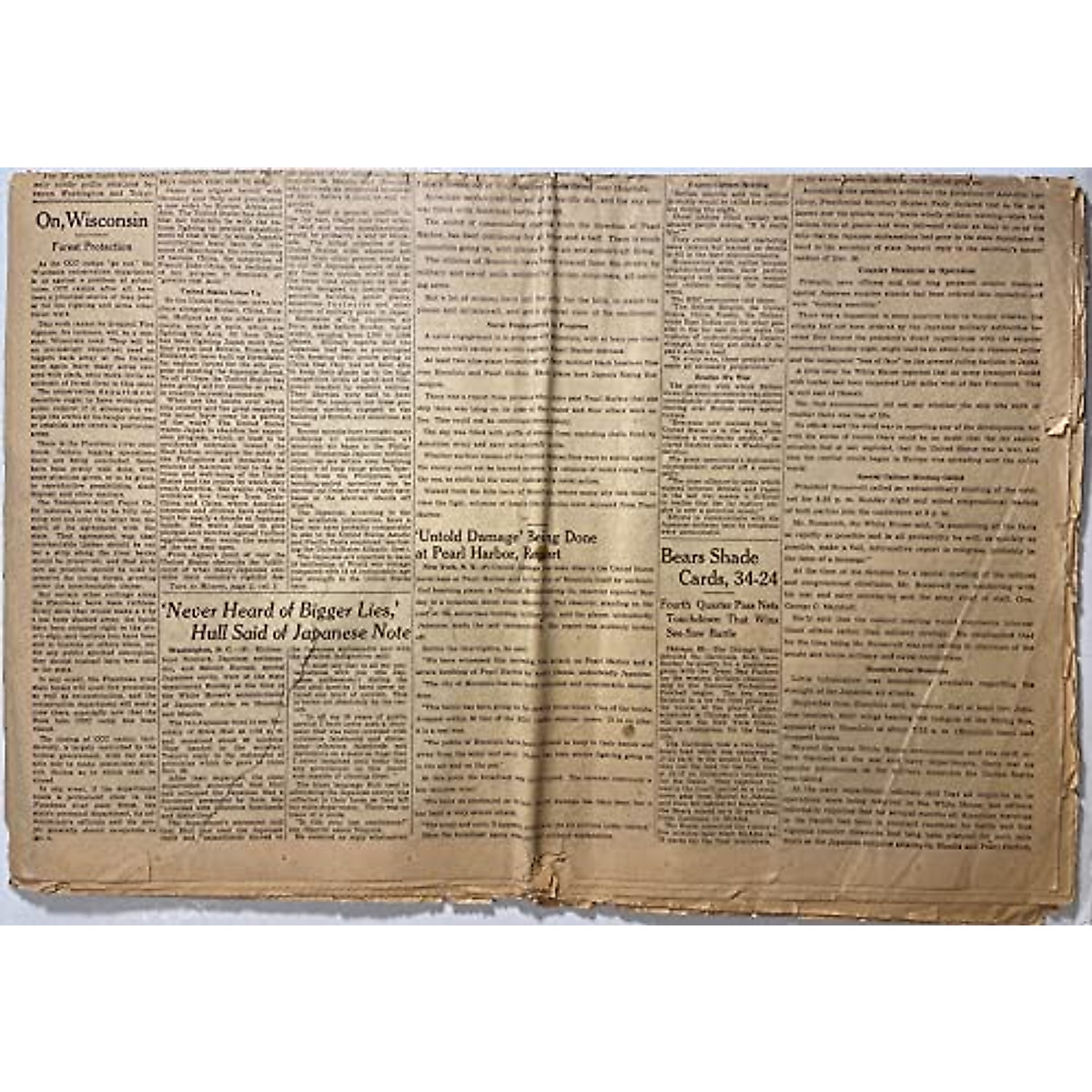 The Milwaukee Journal, Monday, December 8, 1941 (Extra Edition): "Japanese Attack on Honolulu by Air and Is 'Beaten Off': 350 Die in Attack, Radio Man Reports" (World War II/Pearl Harbor headlines)