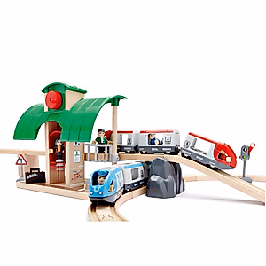 BRIO World - 33512 Travel Switching Set | Premium Wooden Train Toy Set with 42 Pieces & Accessories | Perfect for Children Ages 3 and Up | Compatible with All BRIO Railway Toys