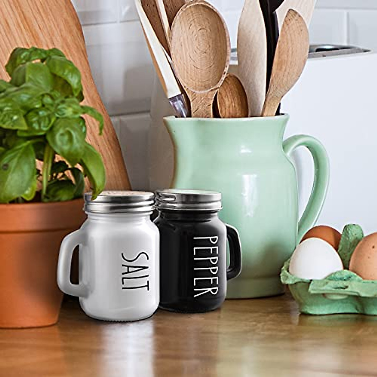 Salt and Pepper Shakers Set, 4 oz Glass Black White Salt Pepper Shaker Set with Stainless Steel Lid, Cute Modern Kitchen Decor, Ideal Gift for Thanksgiving Christmas