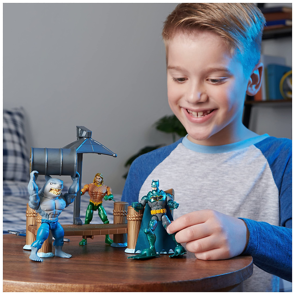 DC Comics, Gotham City Harbor Chaos Playset | 4-inch Batman, Aquaman, King Shark Action Figures | Kids Toys for Boys and Girls Ages 3 and Up (Amazon Exclusive)