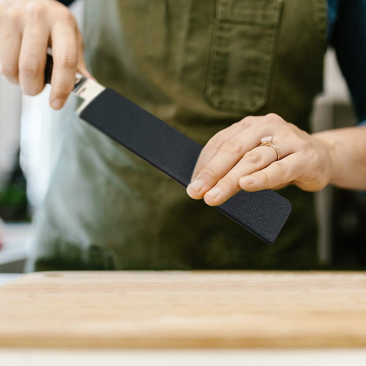 KVZVK Universal Knife Edge Guards Set, Non-Scratch Felt Lining Kitchen Knives Covers,Universal Blade Edge Cover Guards for Chef Knives, Protect More Durable on Your Blades(4Pcs)- Knives Not Included