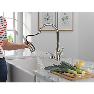 Delta Faucet Capertee Brushed Nickel Kitchen Faucet with Soap Dispenser, Kitchen Faucets with Pull Down Sprayer, Kitchen Sink Faucet with Magnetic Docking Spray Head, Spotshield 19877Z-SPSD-DST