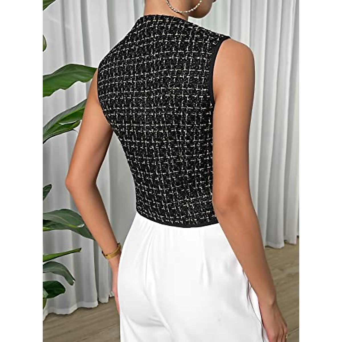 WDIRARA Women's Asymmetrical Hem Button Front Crop Blazer Sleeveless V Neck Blazer Vest Black M