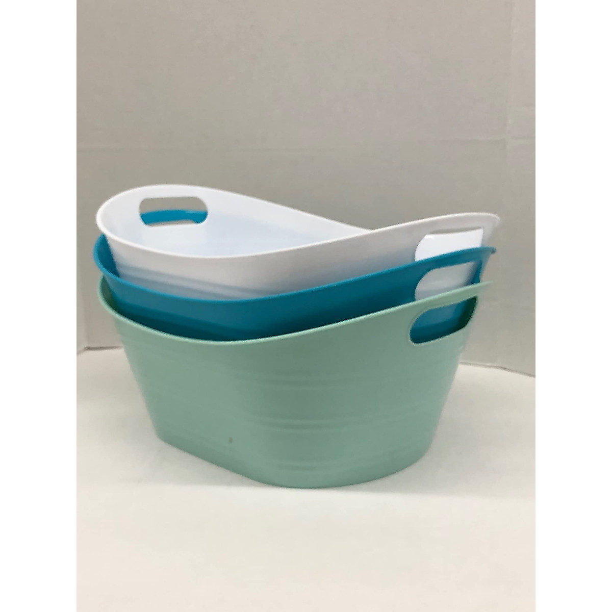 Set of 3 Flexible Oval Beverage Chilling Party Tubs with Handle 14.25x11x6.3, Multicolor