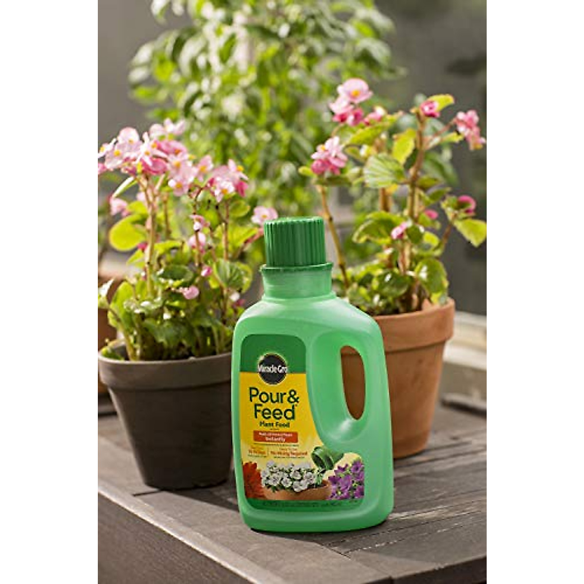 Miracle-Gro Pour & Feed Plant Food (Liquid), 32 fl. oz (Pack of 2)