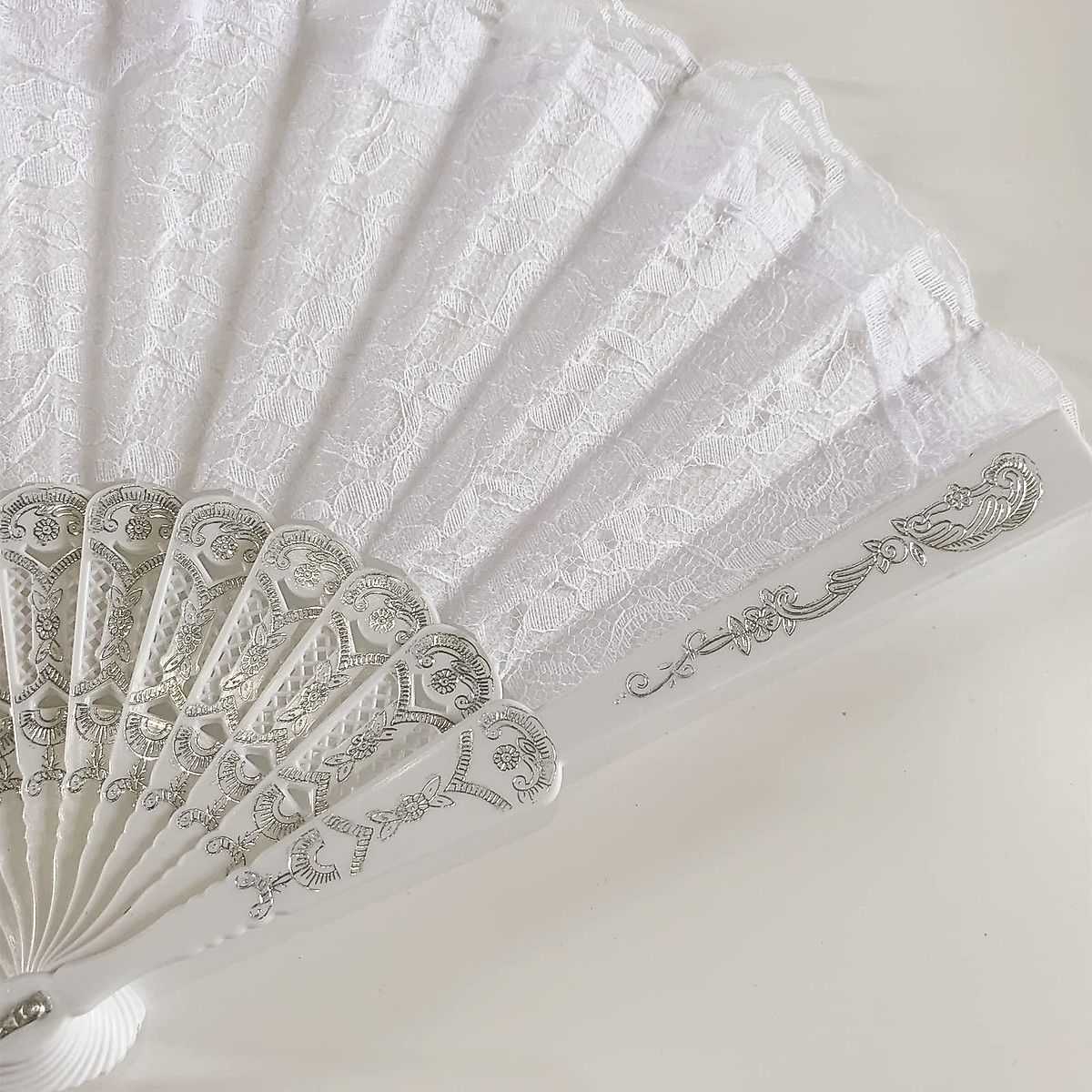 sehtorry White Lace Hand Folding Fan Bridal Dancing Props Floral Handheld Fan for Women Wedding Décor or Party Dess-up Favors