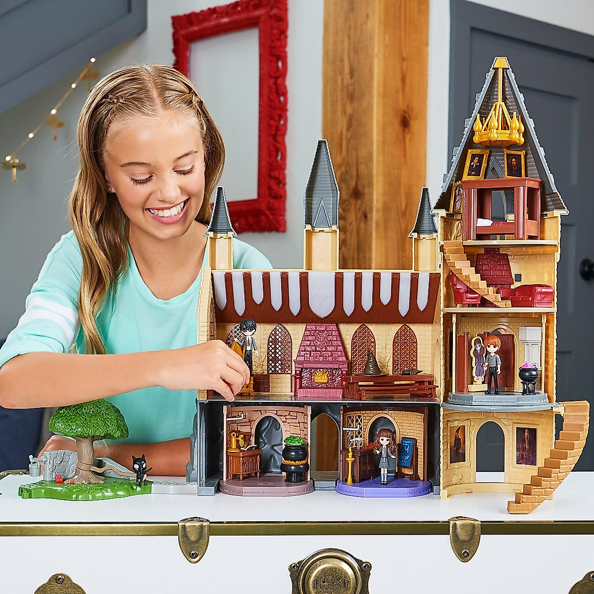 Wizarding World Harry Potter, Magical Minis Amazon Exclusive Deluxe Hogwarts Castle, 3 Classroom Playsets, 22 Accessories, 3 Figures, Lights & Sounds