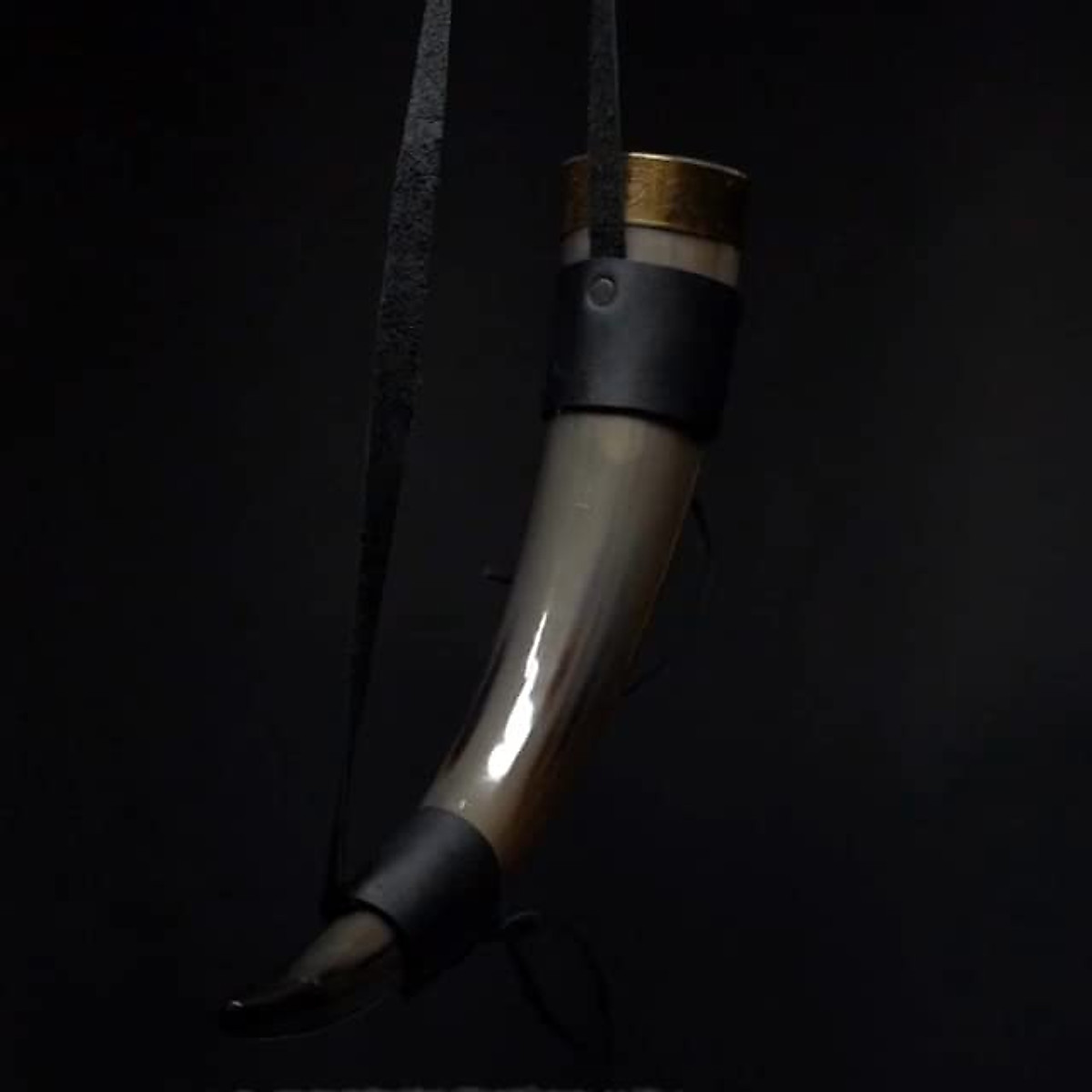 Genuine Handcrafted 18oz, Natural Viking Drinking Horn with Leather Shoulder Strap for Beer Wine Ale and Mead Champagne (Leather starp)