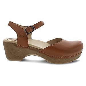 Dansko Sam Stylish Closed-Toe Sandal for Women - Lightweight with Added Arch Support - Durable PU Outsole for Long-Lasting Wear and Comfort Camel 9.5-10 M US