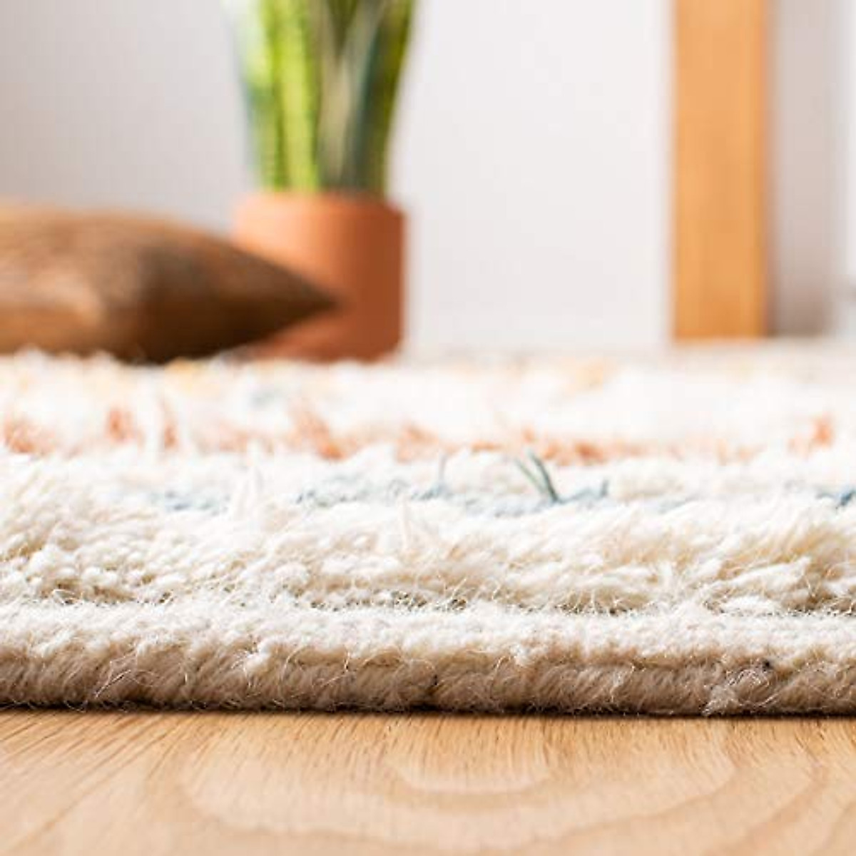 SAFAVIEH Kenya Collection Area Rug - 5' x 8', Ivory & Blue, Handmade Moroccan Boho Tribal Wool, Ideal for High Traffic Areas in Living Room, Bedroom (KNY664A)