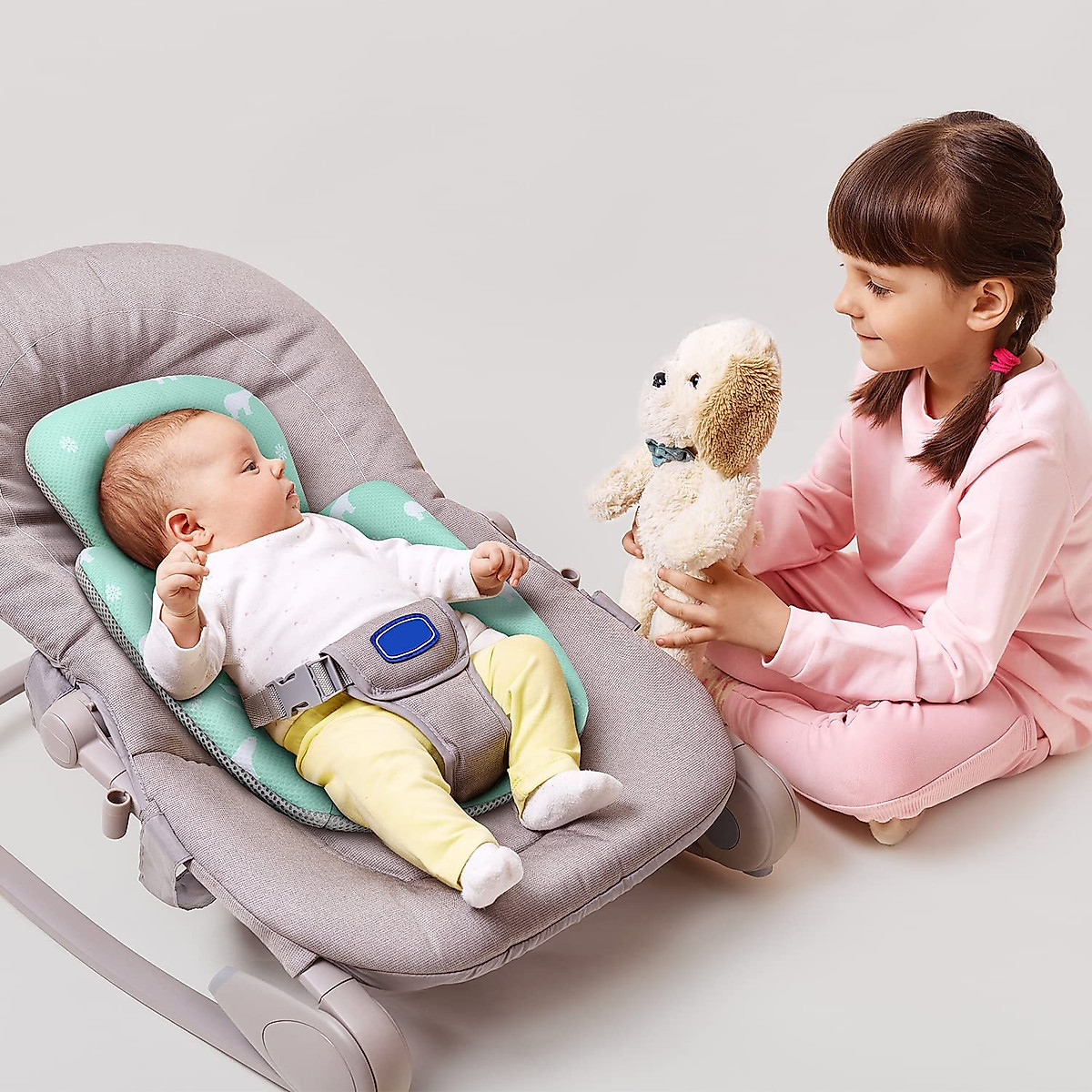 Minne Baby Infant Insert, Cool Mesh Fabric Newborn Insert Compatible with 4Moms MamaRoo and RockaRoo Swing, Soft and Breathable with Head and Body Support