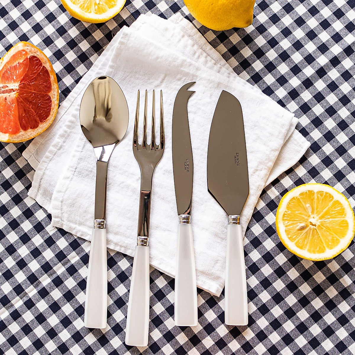 SABRE PARIS - 4-Piece Serving Set - Icône Collection - 2 Serving Flatware, Serrated Pie Server, Large Cheese Knife - Stainless Steel & Acrylic - Dishwasher Safe - White